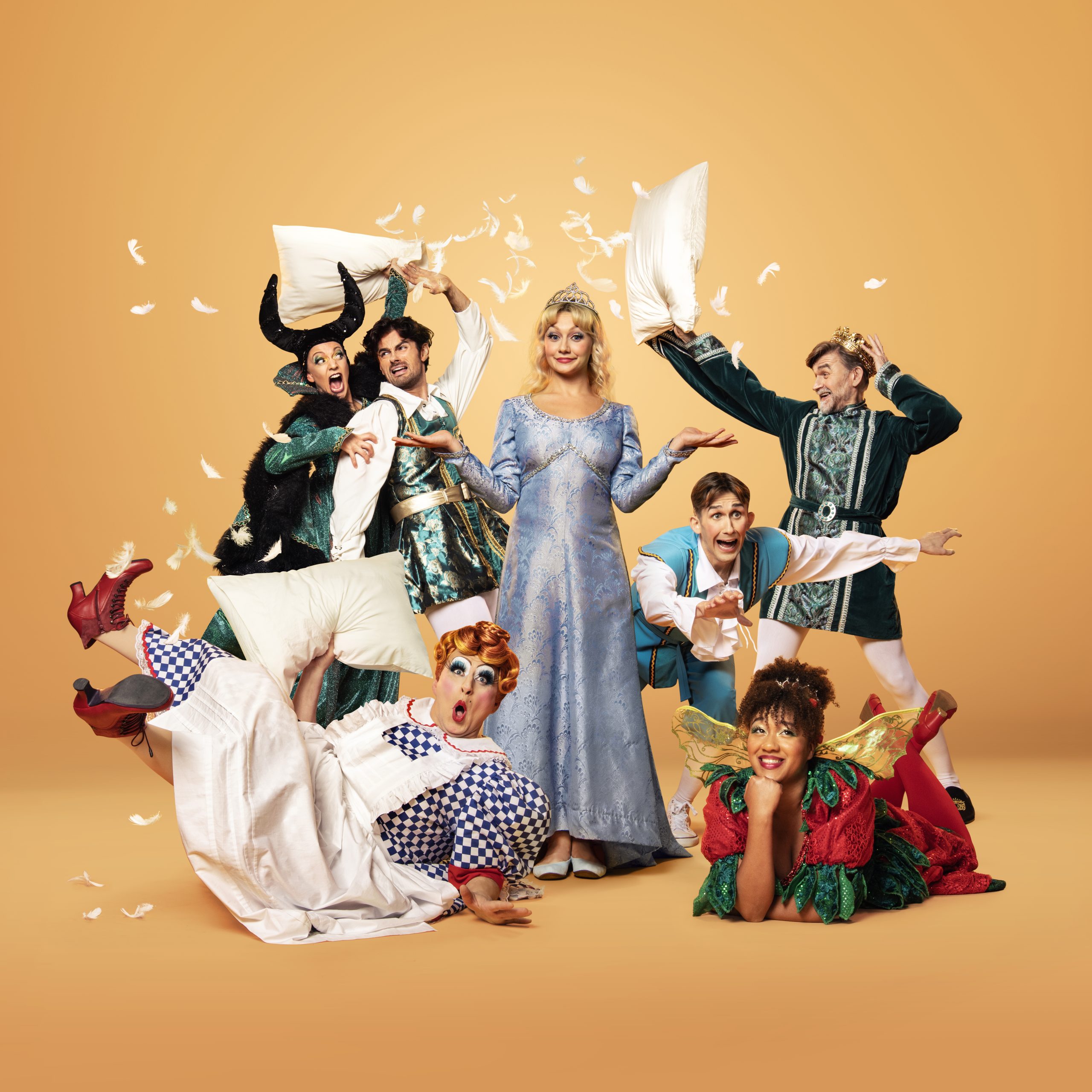 Alhambra Panto 2025 – Snow White Brings Festive Magic & Laughter ...